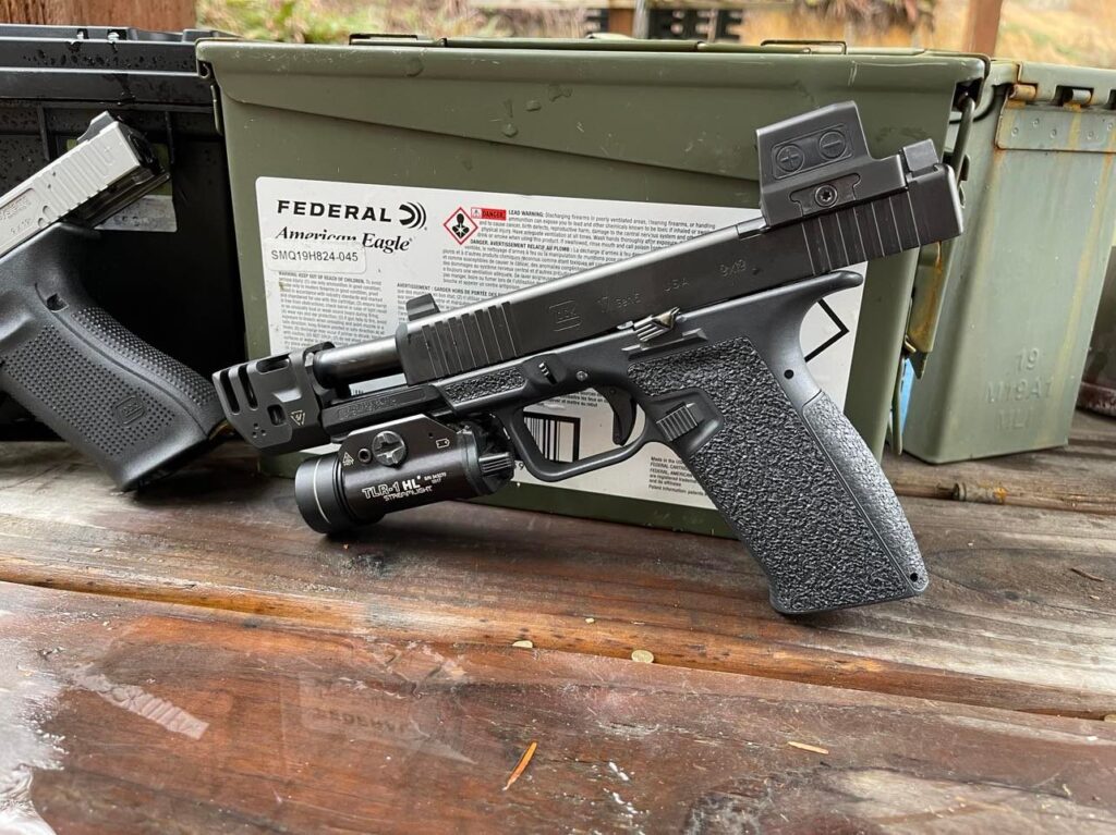 Custom Build, Nomad Defense G17 – Paragraph4